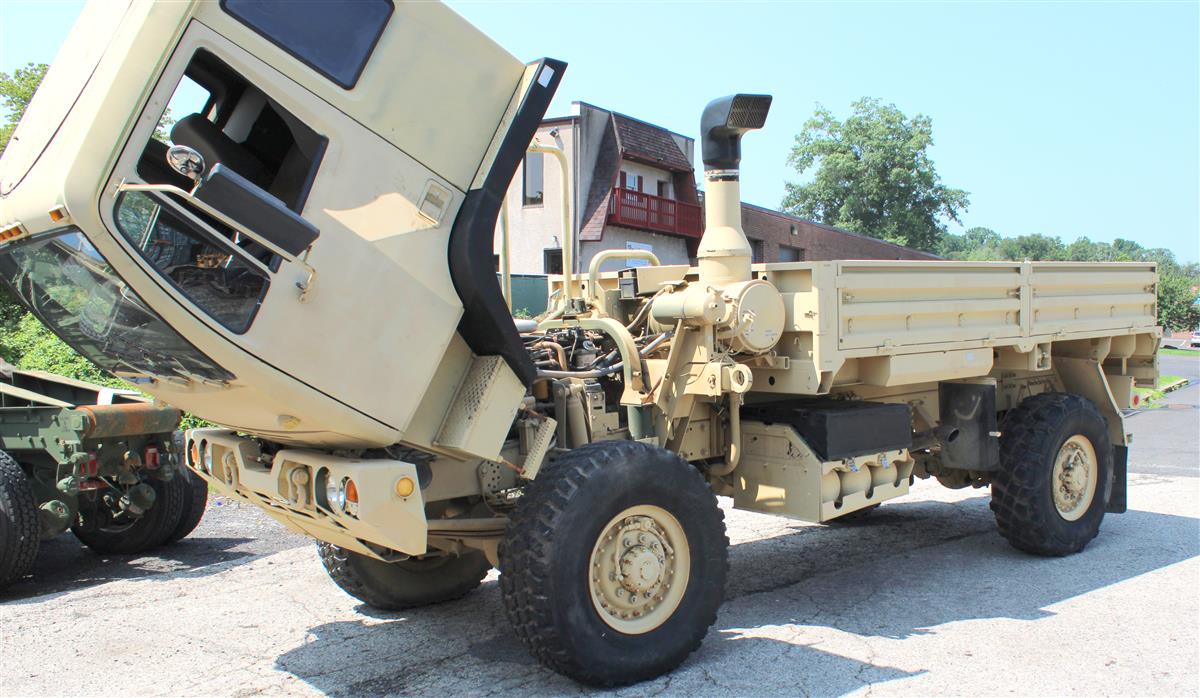 LMTV M1078 2 1/2 Ton Cargo Truck